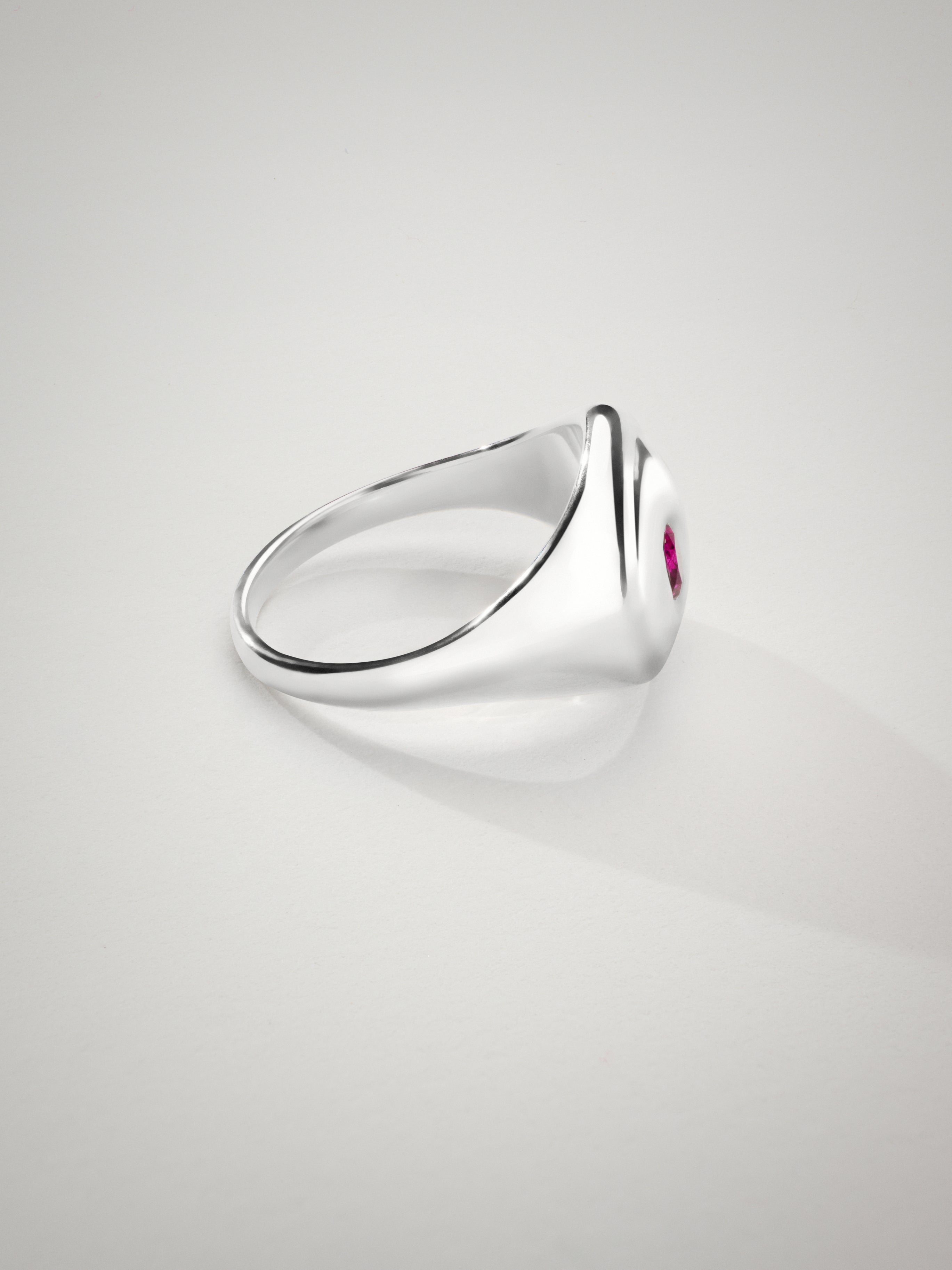 Dropped a Ruby Pinky – Bruna Tenorio